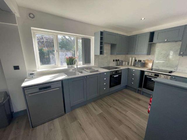 Professional House Share In Swinton  Room 2