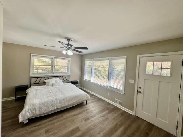 Professional Home for Working Adults • Clean, Quie