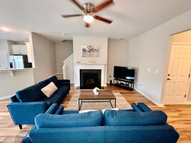 Professional male roommate wanted modern townhouse