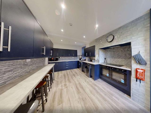 Professional Share! Recently refurbished Room 6