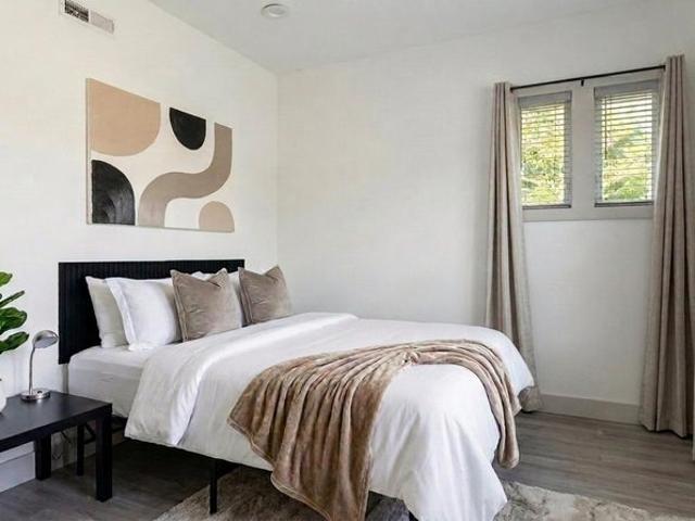 Proffessional Designed home with Air BNB feel! ⏰7