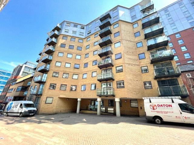 Projection West, Merchants Place, Reading, Berkshire RG1, 2 bed flat to rent, £1,500 pcm | PrimeLocation