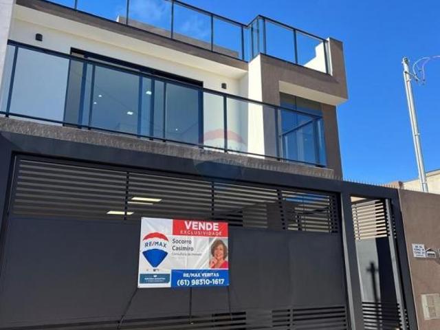Projeto impecável! Sobrado contemporâneo, construção nova, na Q E 56 do Guará! 2!