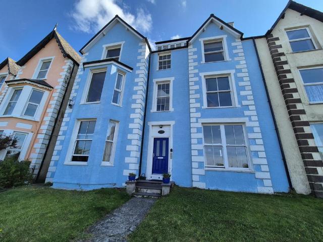 Promenade, Llanfairfechan, LL33 2 bed flat to rent £1,000 pcm £231 pw