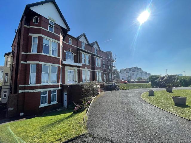 Promenade, Southport PR9, 2 bed flat to rent, £850 pcm | PrimeLocation