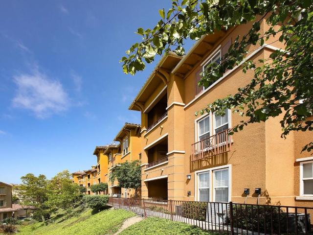Prominence Apartments 2 Bedroom Apartment for Rent at 601 S Twin Oaks Valley Rd, San Marcos, CA 92078