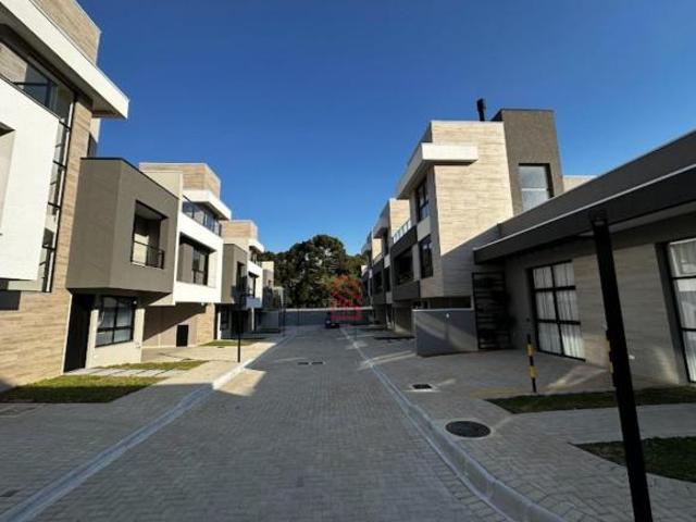 Prontos para morar em Santa Felicidade, Curitiba PR: 3 Quartos, 3 Suítes, 4 Banheiros, 2 Vagas de G
