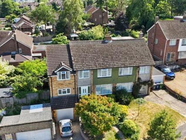 Properties In ! Telford Way, High Wycombe, 5 Bedroom Semi detached
