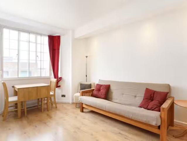 property to let in Chelsea Cloisters, Sloane Avenue, Chelsea.
