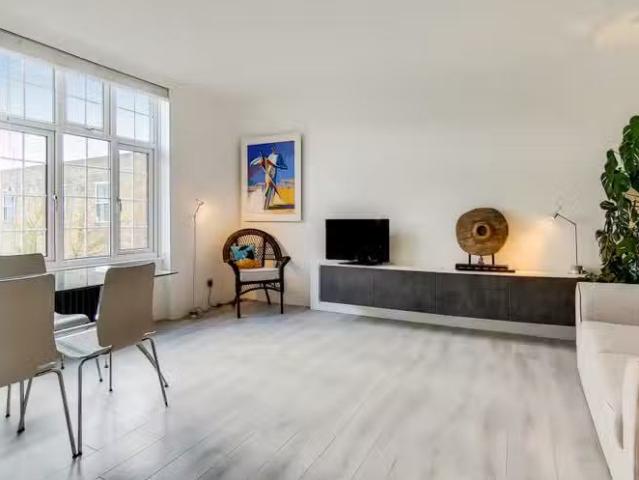 property to let in Chelsea Manor Street, London, SW3 £2,500.