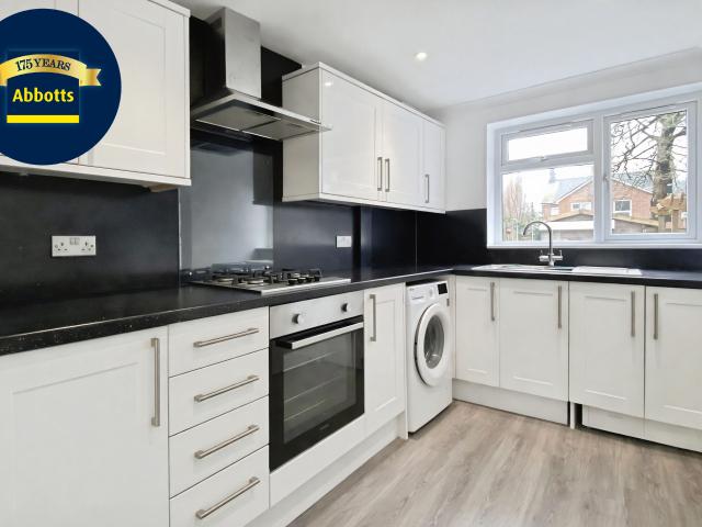 property to let in Croft Close, Braintree CM7 £700 pcm