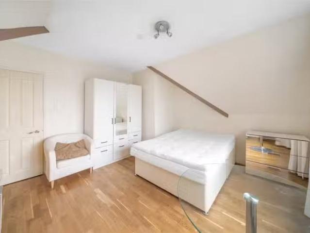 property to let in Aldrington Road, London, SW16 £1,350 pcm