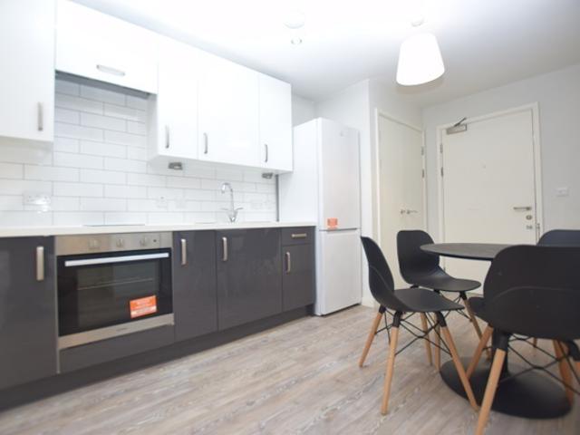 property to let in Burton, Dun Works, 25 Acorn Street, Sheffield, S3 8EY £650 pcm