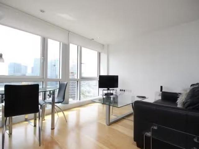 property to let in Fairmont Avenue, London, E14 £1,700 pcm