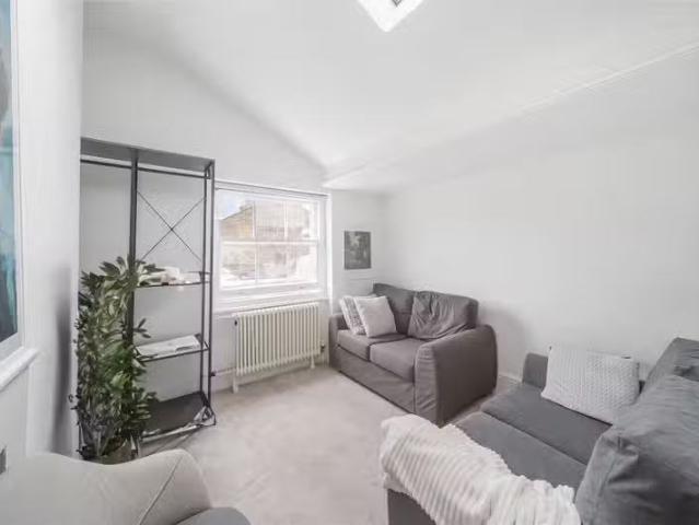 property to let in Fulham Road, London, SW3 £1,196 pcm