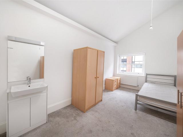 property to let in Fulham Road, London, SW3 £1,248 pcm