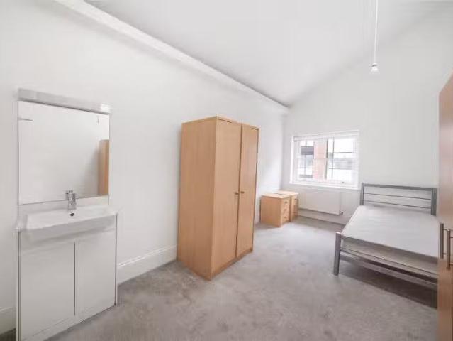 property to let in Fulham Road, London, SW3 £1,248 pcm