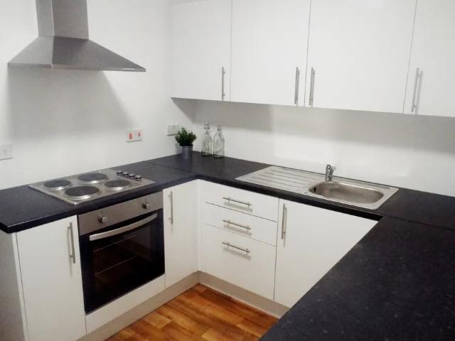 property to let in Legends Court, Wolverhampton £625 pcm
