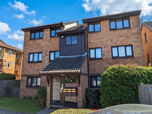 Property to let in Manor Fields, Horsham, RH13 RH13 6SB | Courtney Green