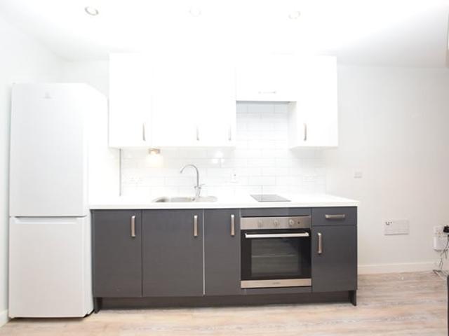 property to let in Steelbank, Dun Lane, Dun Works, Sheffield, S3 8DZ £650 pcm