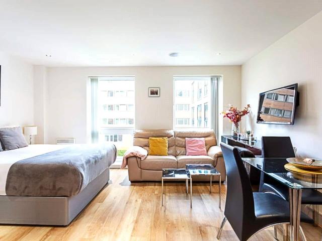 property to let in Park Street, London, SW6 £3,250 pcm