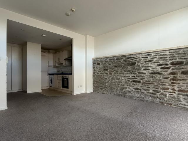property to let in Queens Square Avenue, Bristol, BS1 £1,075 pcm