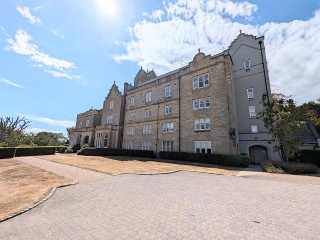 Property to let in Warnham Court, Warnham, RH12 RH12 3QF | Courtney Green