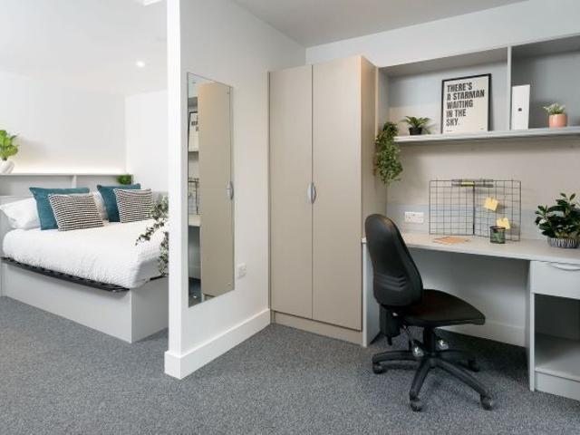 property to let in True Sky Studio, True Sheffield, 12 Tenter Street, Sheffield, S1 4XF £968 pcm