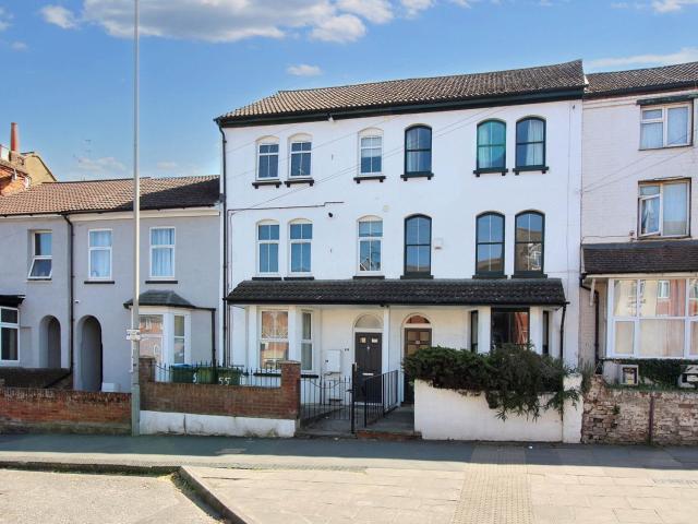 Property To Rent Buckingham Road, Aylesbury Hillyards Estate Agents ID 5231