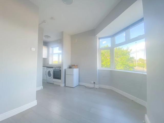 property to rent burnt oak broadway, edgware, ha8 | 1 bedroom flat through abacus estates