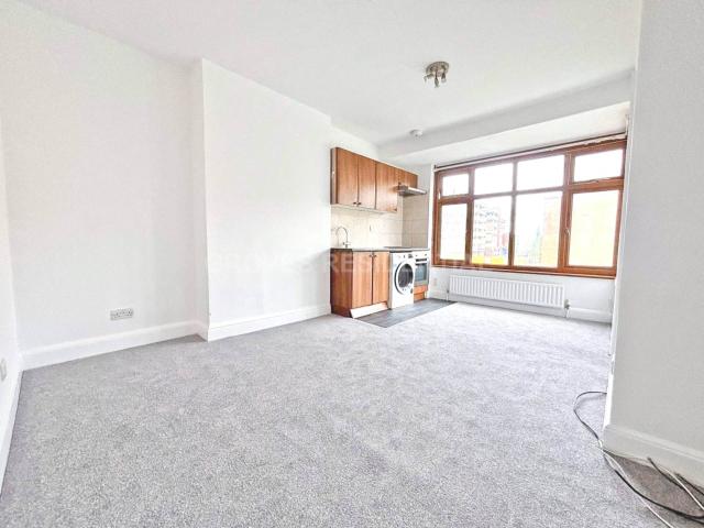 Property To Rent Burlington Road, New Malden Groves Residential ID 1935
