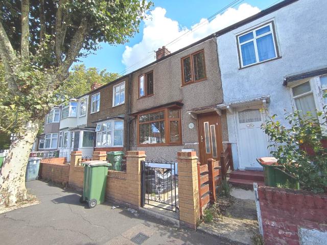 Property To Rent Gainsborough Avenue, Manor Park, E12 The Agency LDN Limited T/A Stonebridge ID 3993