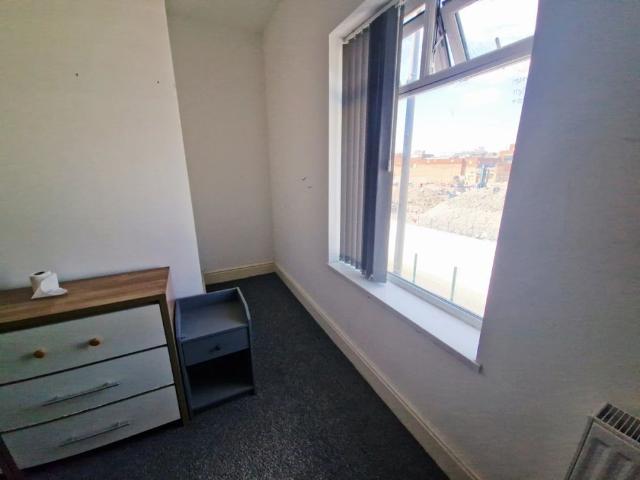 Property To Rent Hall Street, St. Helens, WA10 | 1 Bedroom Room To Let through Little Estate Agents