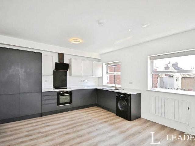 property to rent High Road West, Felixstowe, Suffolk, IP11