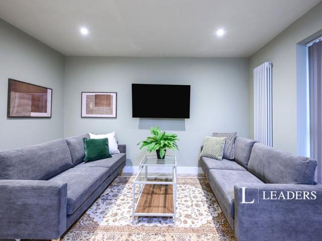 property to rent Highfield Avenue, Fareham, Hampshire, PO14