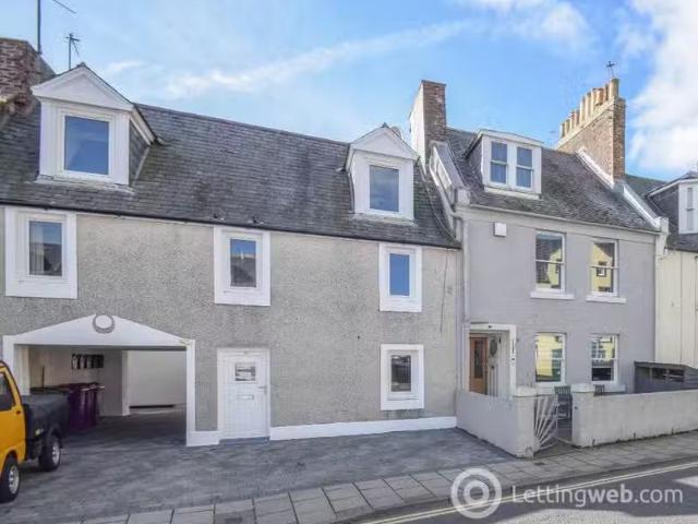 Property to rent in Marketgate, Arbroath, Angus, DD11 1AT