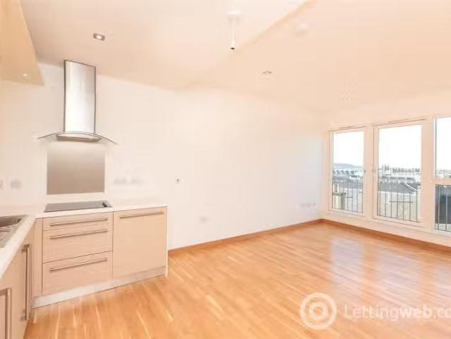 Property to rent in Mc Ewan Square, Edinburgh, EH3