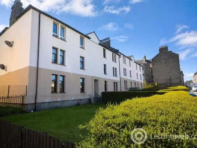 Property to rent in Moncur Crescent, Coldside, Dundee, DD3 8AA