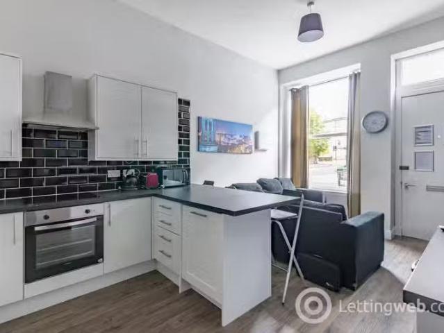 Property to rent in Montague Street, Edinburgh, EH8