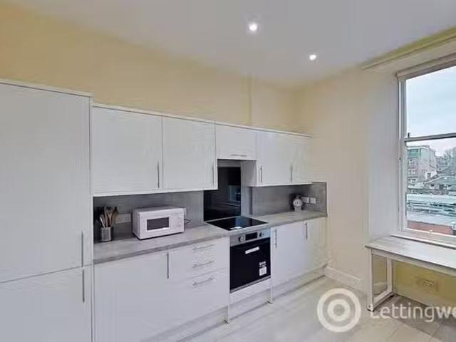 Property to rent in Morningside Road Edinburgh