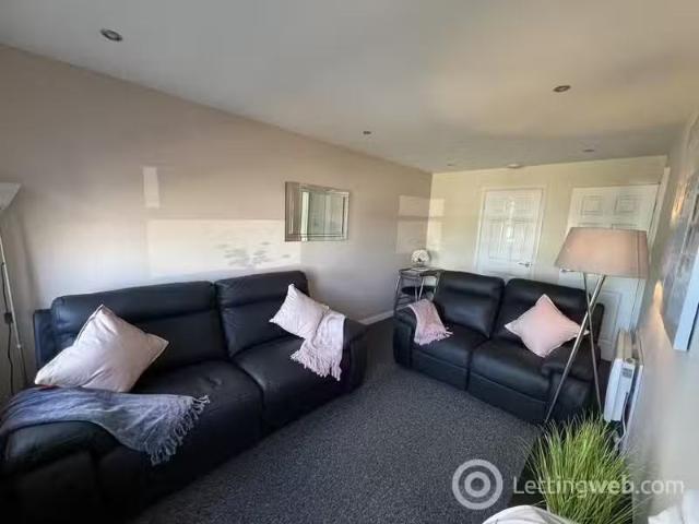 Property to rent in Nelson Court, Top Floor, AB24