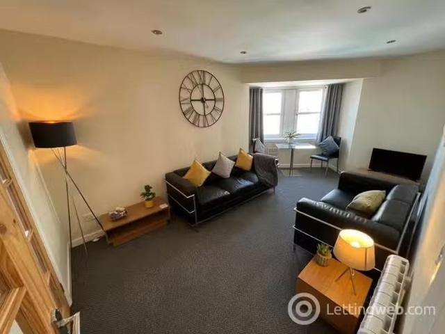 Property to rent in Nelson Court, Top Floor, AB24