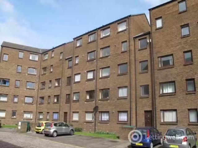 Property to rent in New John's Place, Edinburgh