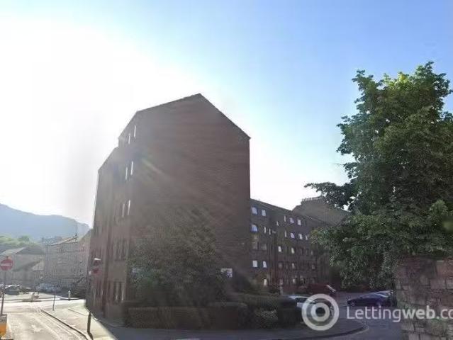Property to rent in New Johns Place, Edinburgh, EH8