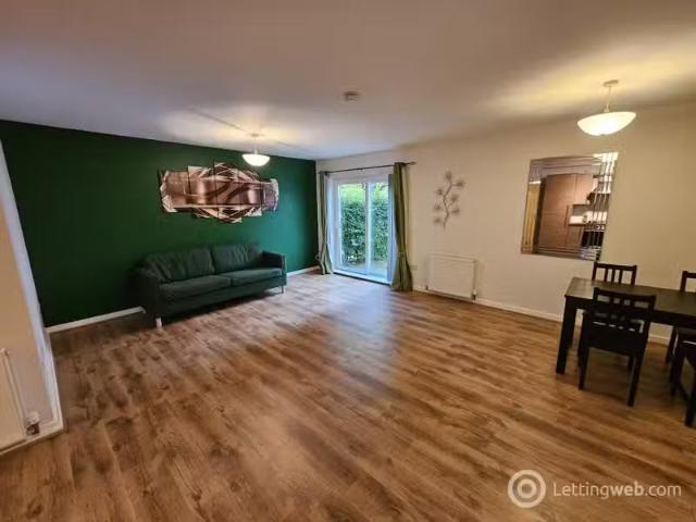 Property to rent in Newhaven Road, Edinburgh, EH6