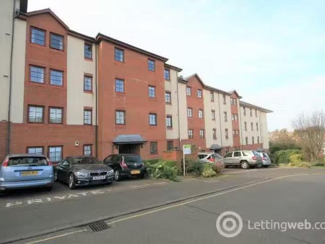 Property to rent in Orchard Brae Avenue, Stockbridge, Edinburg.