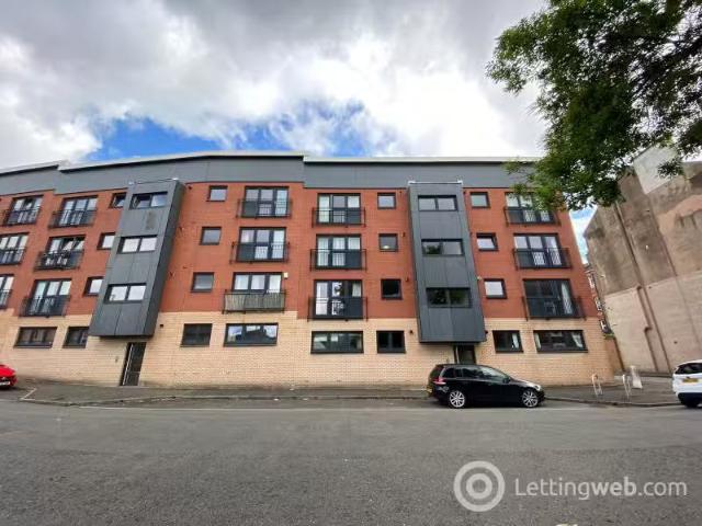 Property to rent in Avenuepark Street 3/2 at 63