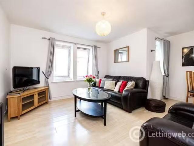 Property to rent in Albany Court, Top Floor, AB11
