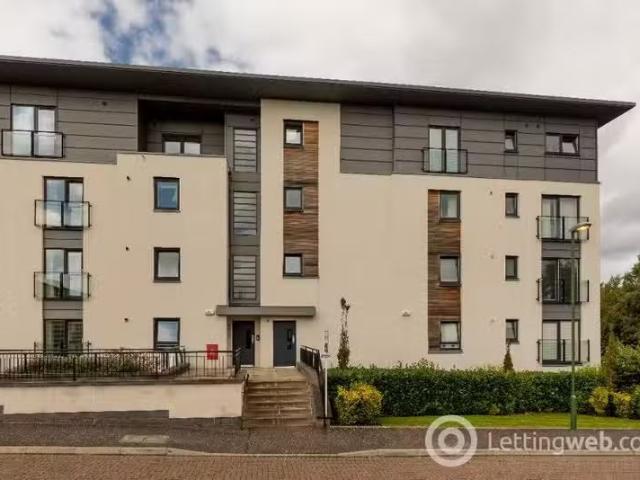 Property to rent in Burnbrae Park, East Craigs, Edinburgh, EH1.