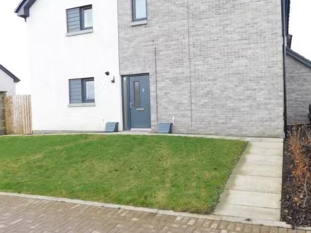 Property to rent in Balmoral Drive, Harthill